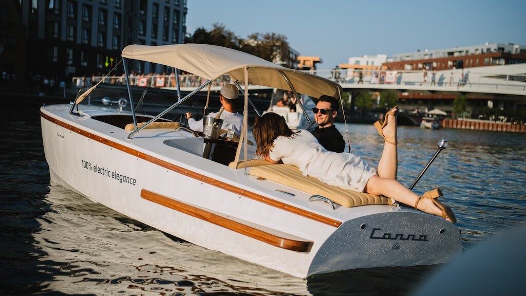 CANNA One - classic, 100% electric boat.